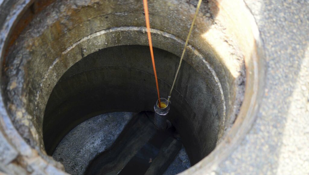 Concrete sewer maintenance hole inspection system - Smartcrete